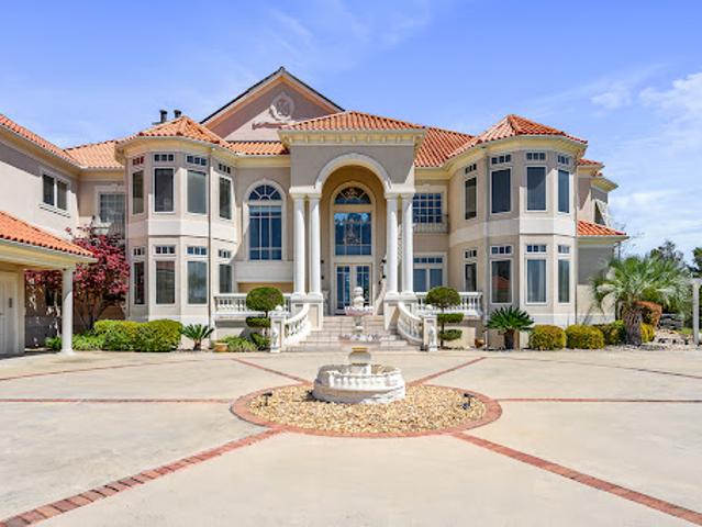 House with pool
