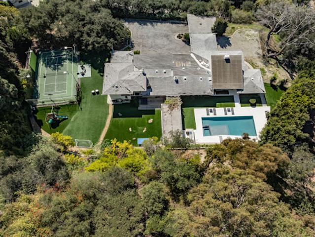 House with pool