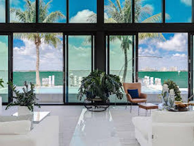 Seaside house with pool