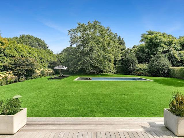 House with pool