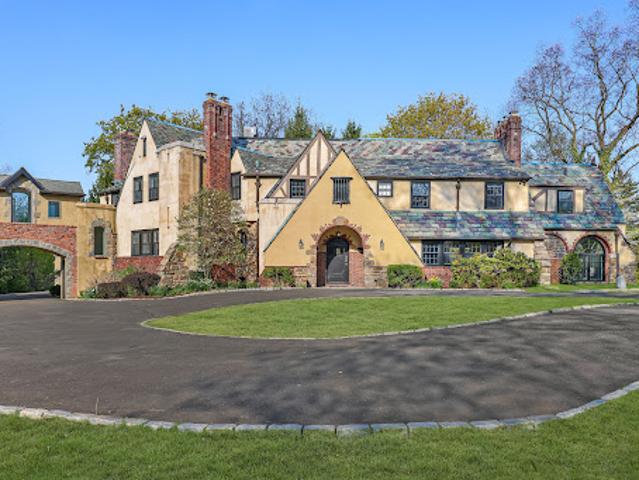 House with pool