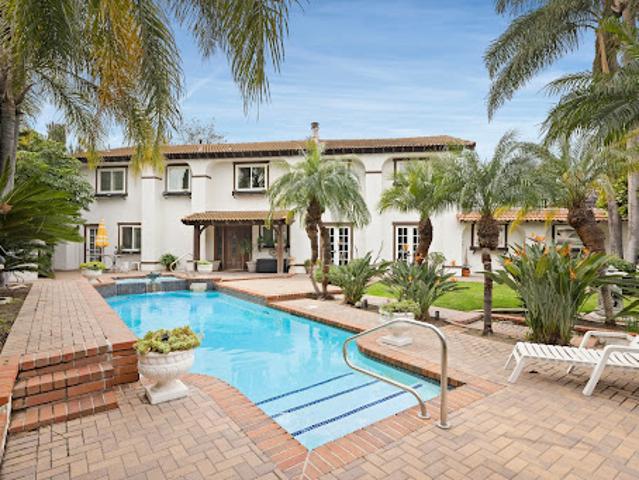 House with pool