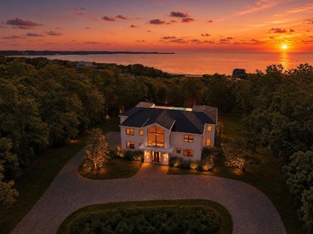 House with pool