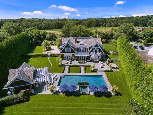 House with pool