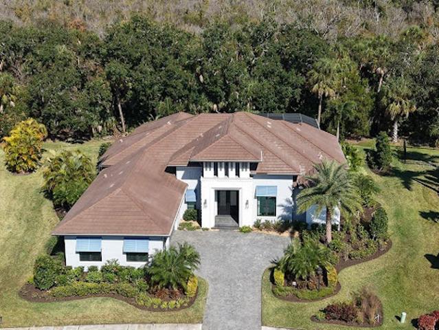 House with pool