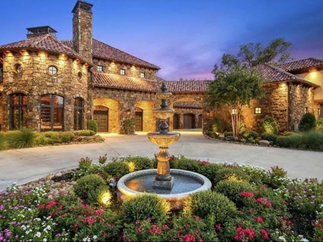 House with pool and garden