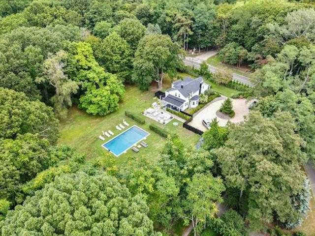 House with pool and garden