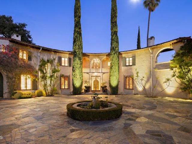 House with pool and garden