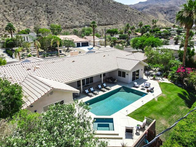 House with pool and garden