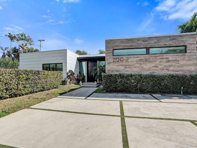 House with pool and garden