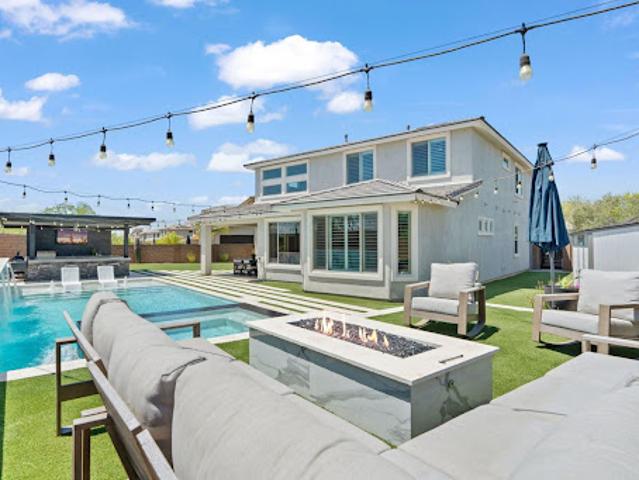 House with pool and garden
