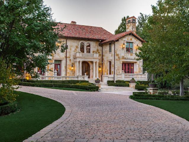 House with pool and garden