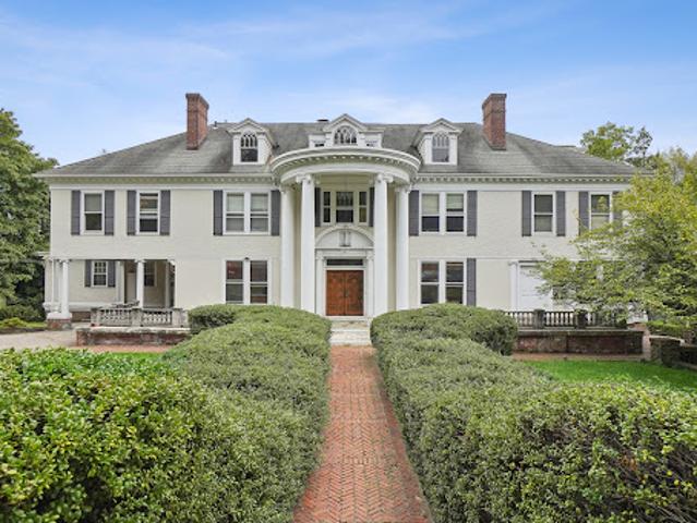 House with pool and garden