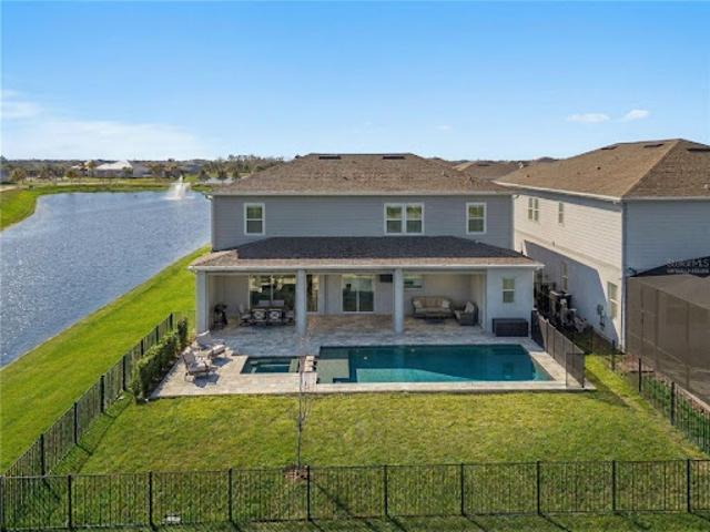 House with pool and garden