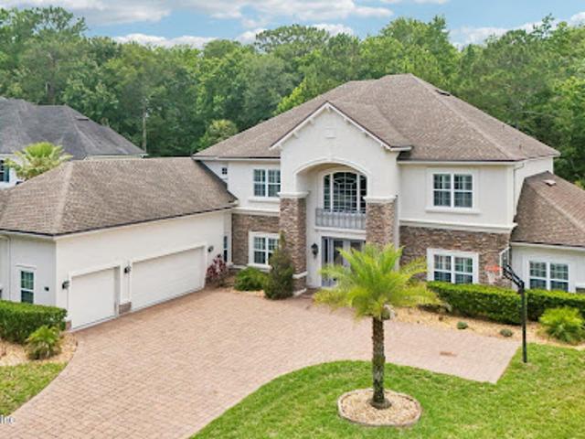 House with pool and garden