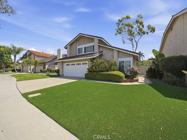House with pool and garden