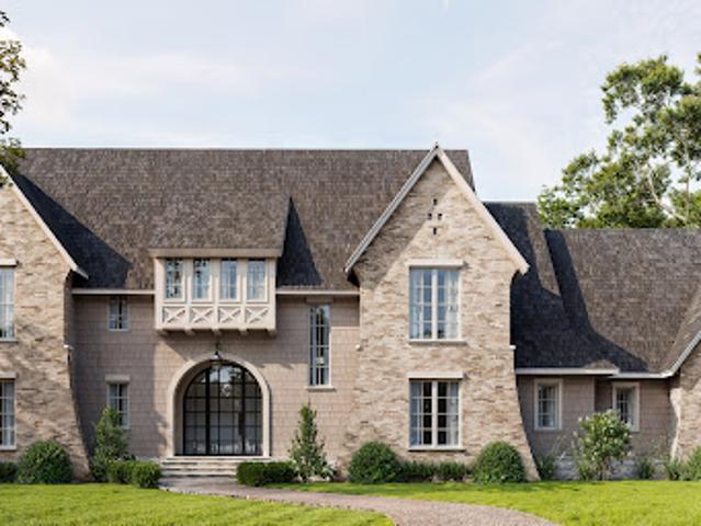 House with pool and garden