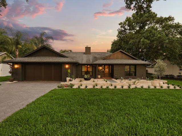 House with pool and garden