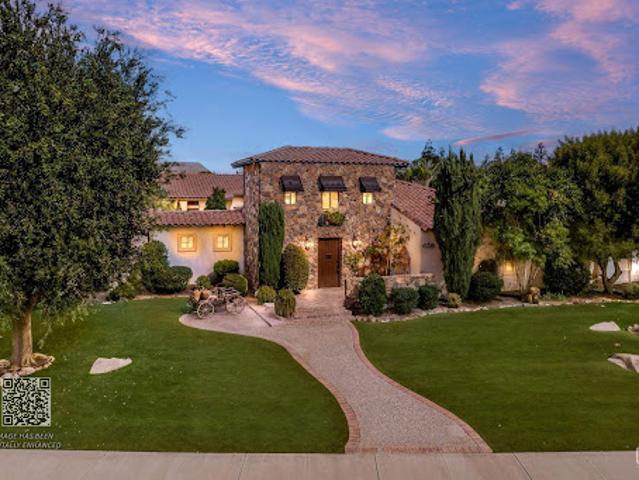House with pool and garden