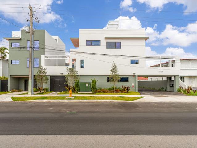 House with pool and garden