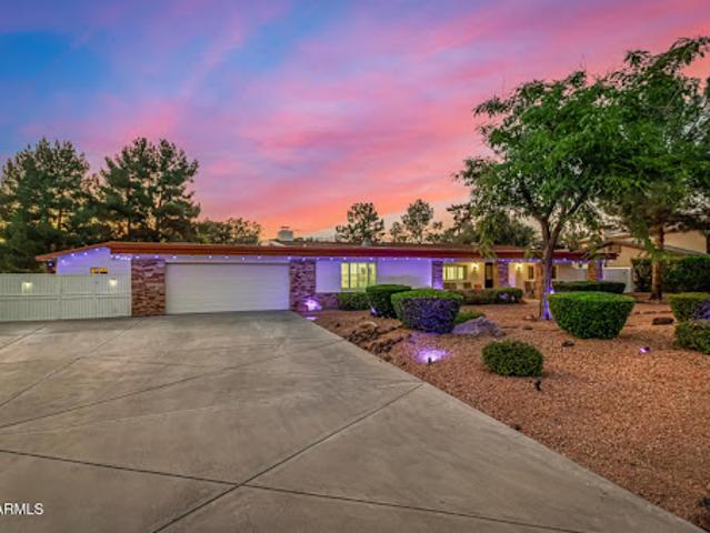 House with pool and garden