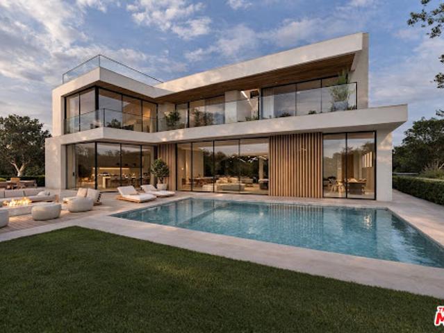 House with pool and garden