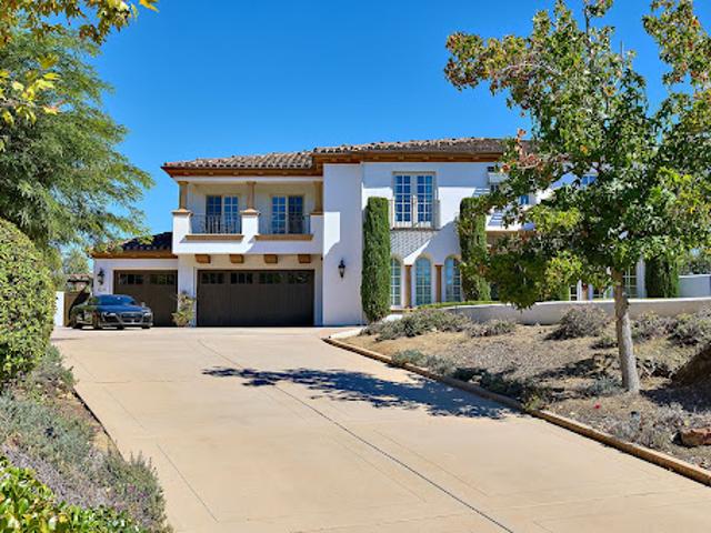 House with pool and garden