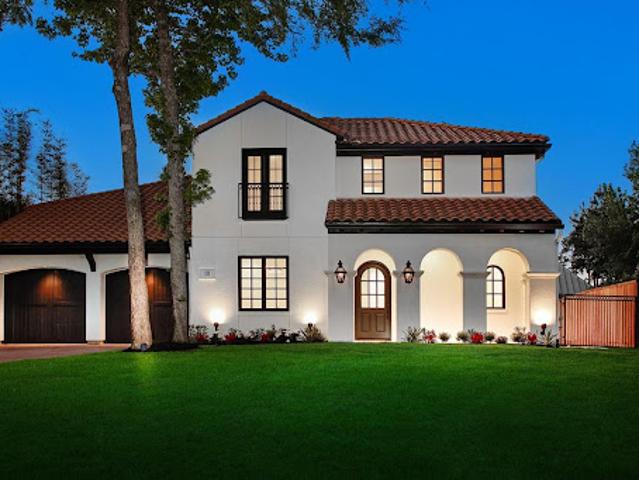 House with pool and garden