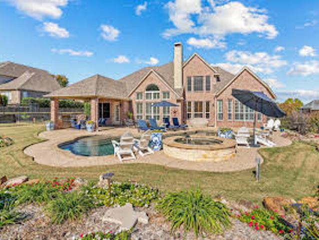 House with Pool and Garden