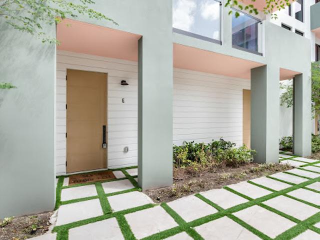 House with pool and garden