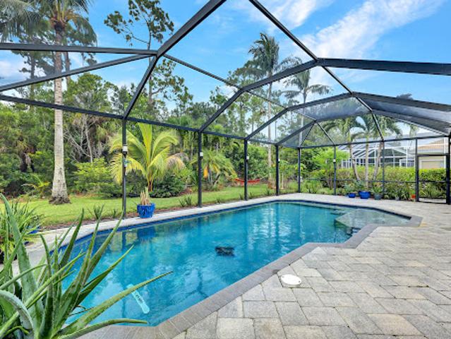 House with pool and garden