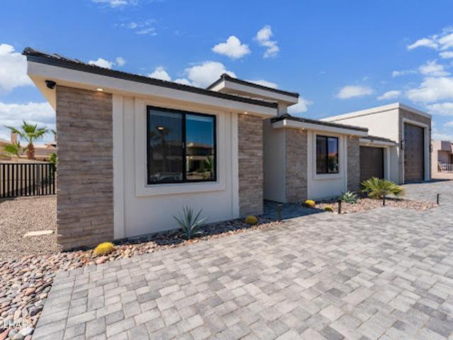 House with pool and garden