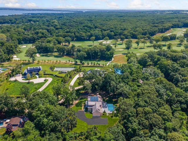 House with pool and garden
