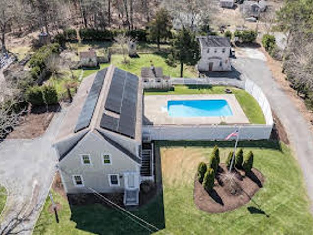 House with Pool and Garden