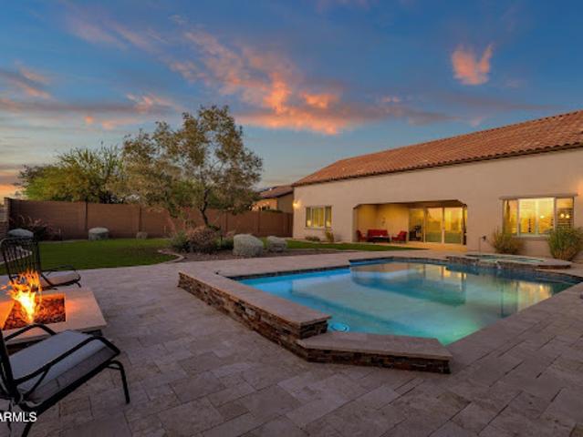 House with pool and garden