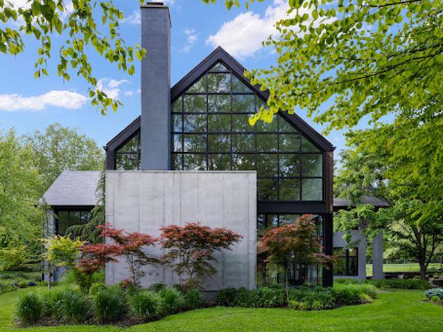 House with pool and garden