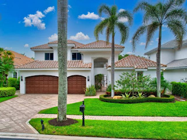 House with pool and garden