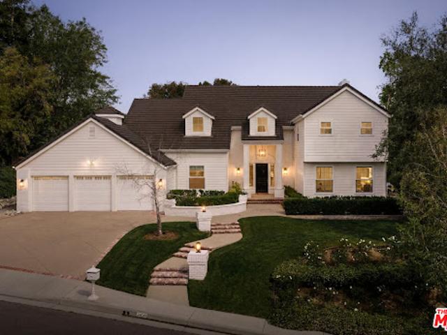 House with pool and garden
