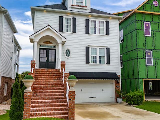 House with pool and garden