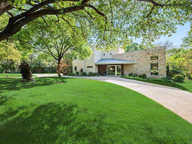 House with pool and garden