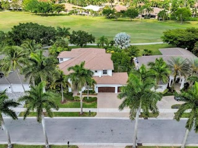 House with pool and garden