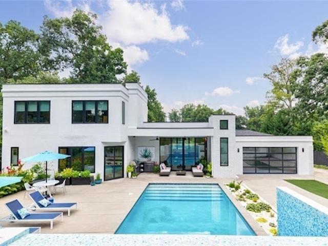 House with pool and garden