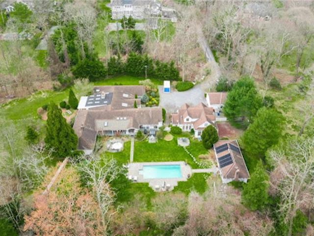 House with pool and garden