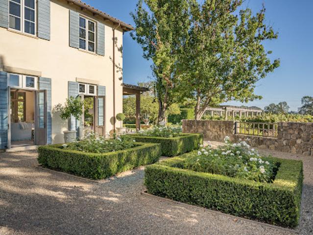 House with pool and garden