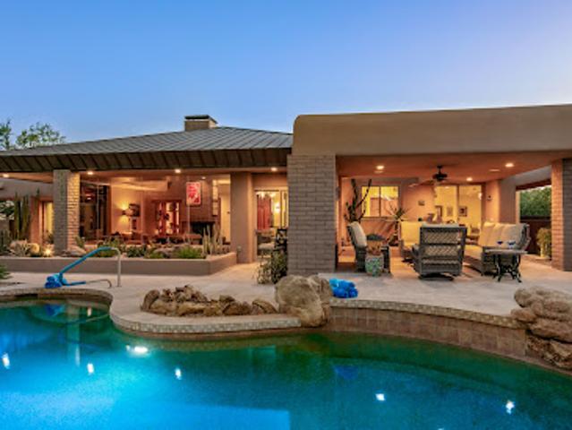 House with pool and garden
