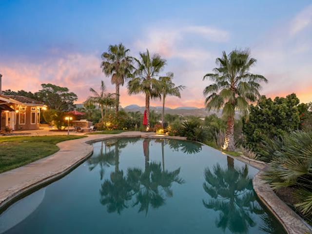 House with pool and garden