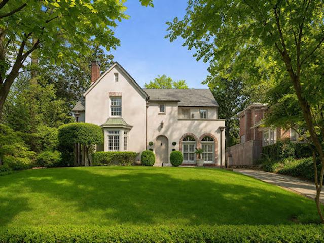 House with pool and garden