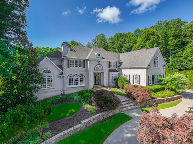 House with pool and garden