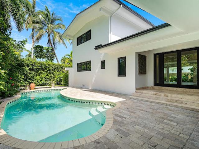 House with pool and garden