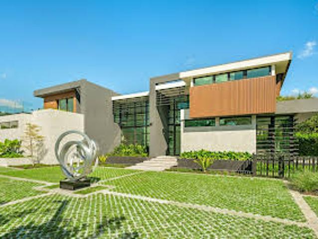House with Pool and Garden